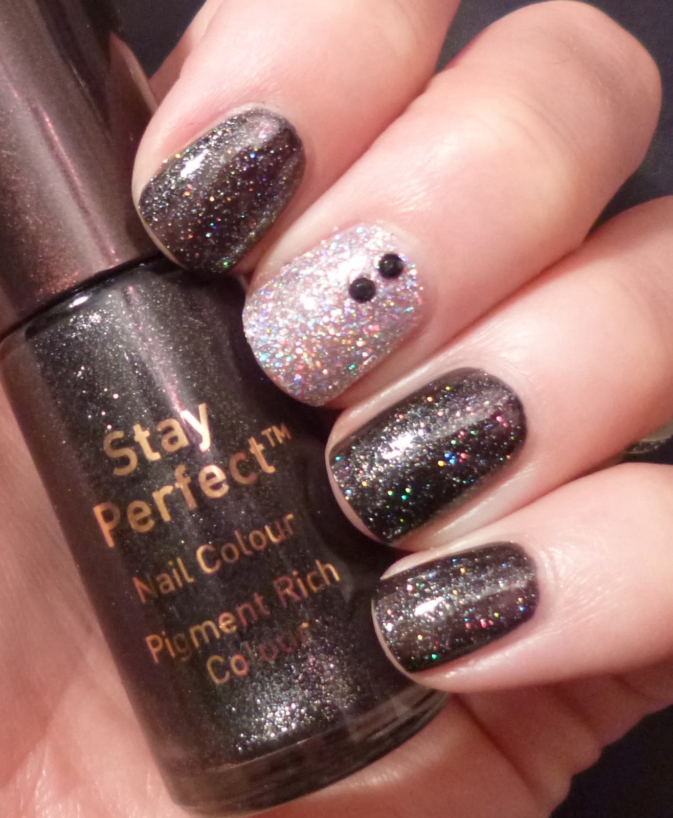 Lou is Perfectly Polished: Happy Halloween: Spiders and Cobweb Nails