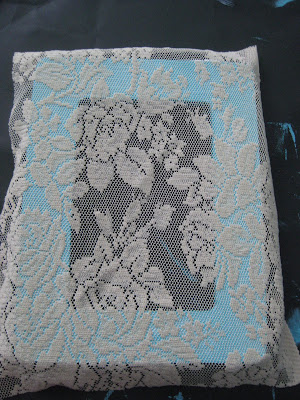 Crafty Girls Do It Better: Cute & Simple Lace Picture Frames