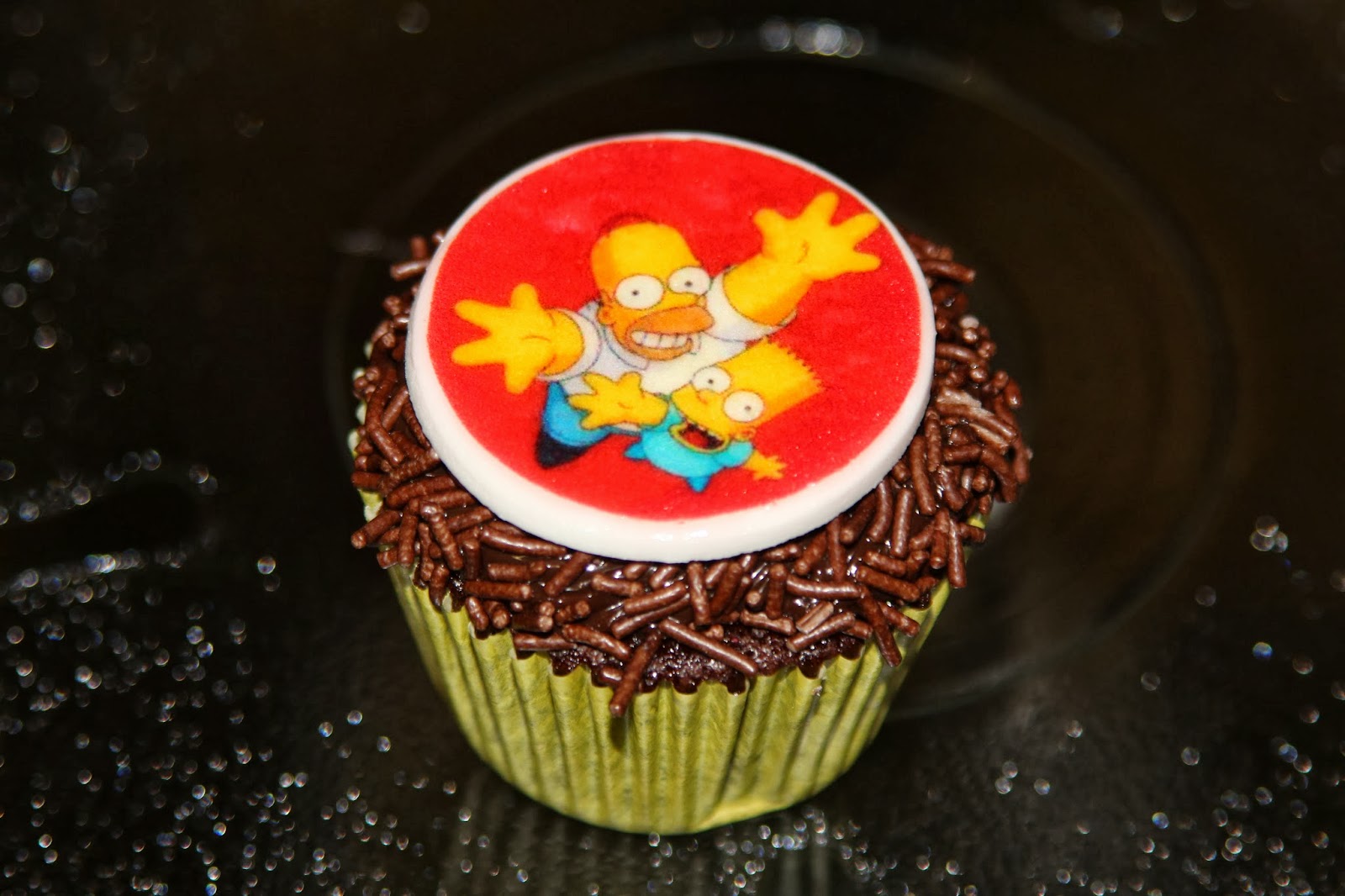 Doce Delicia Cupcake: CUPCAKE TEMÁTICO DOS SIMPSONS
