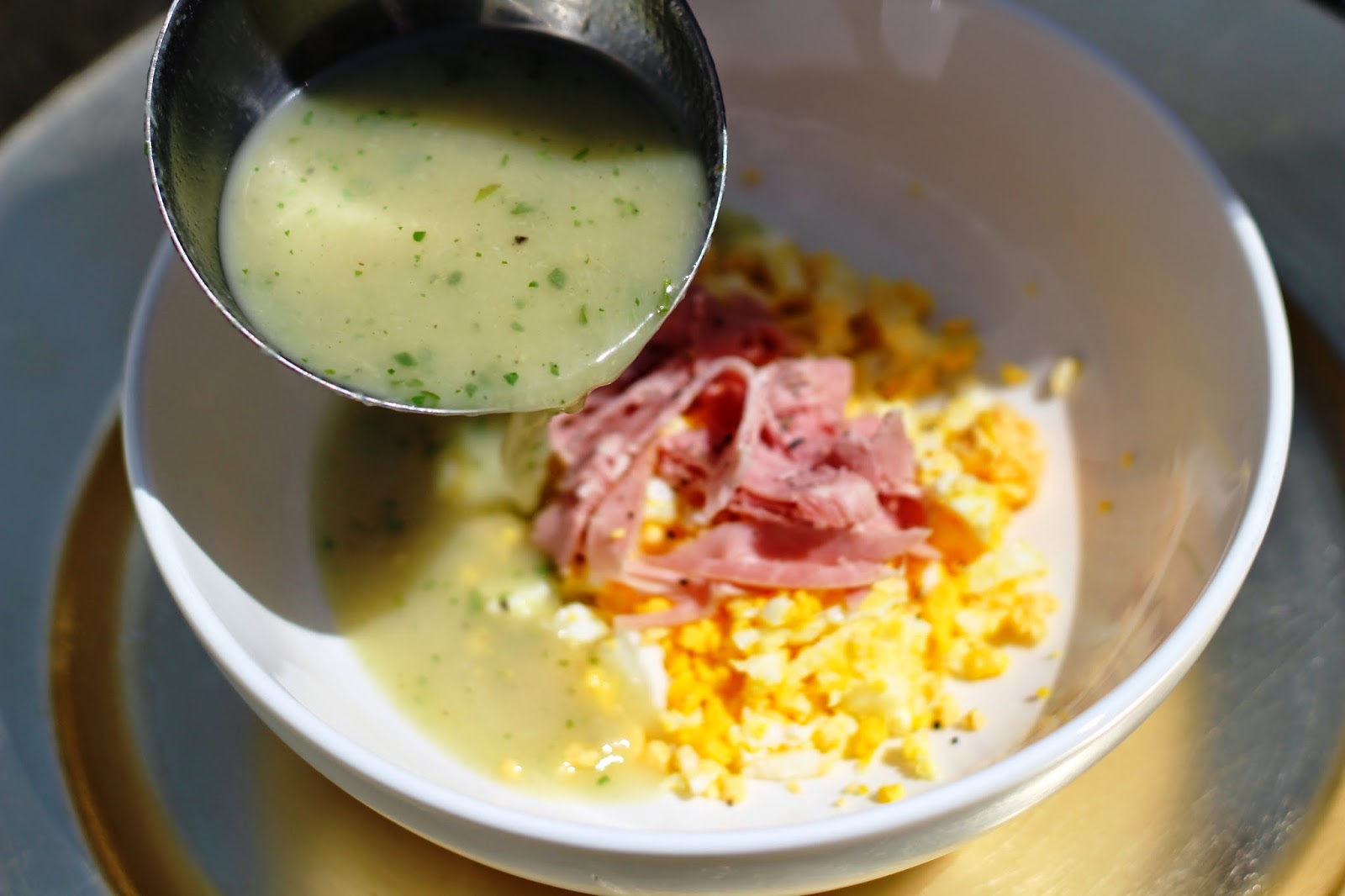 Aspergesoep met ham en ei