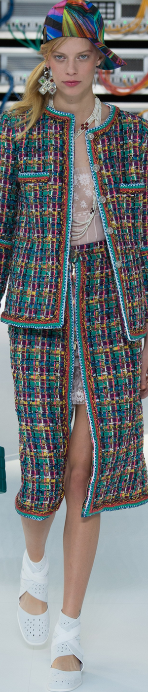 LOOKandLOVEwithLOLO: Spring 2017 RTW featuring Highlights from Chanel