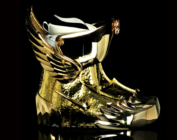 PopGive: Nike Snowboard Boot Encased in Gold