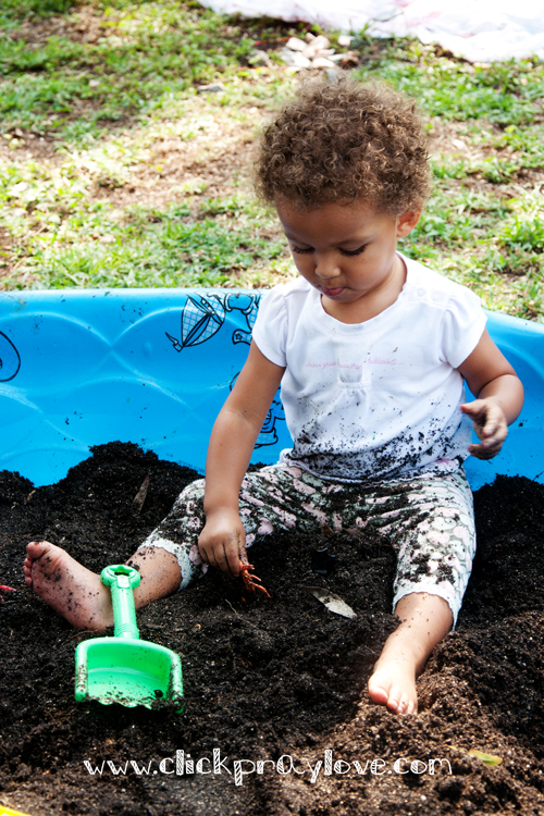 Click. Pray. Love: Outdoor Messy Play Date