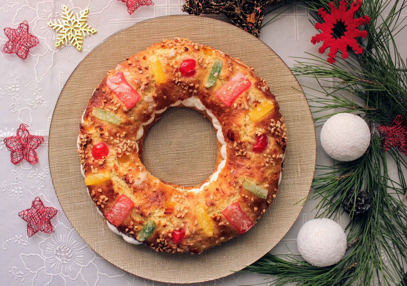 Roscón de Reyes Clásico relleno de Nata Montada - Cocinando con las Chachas
