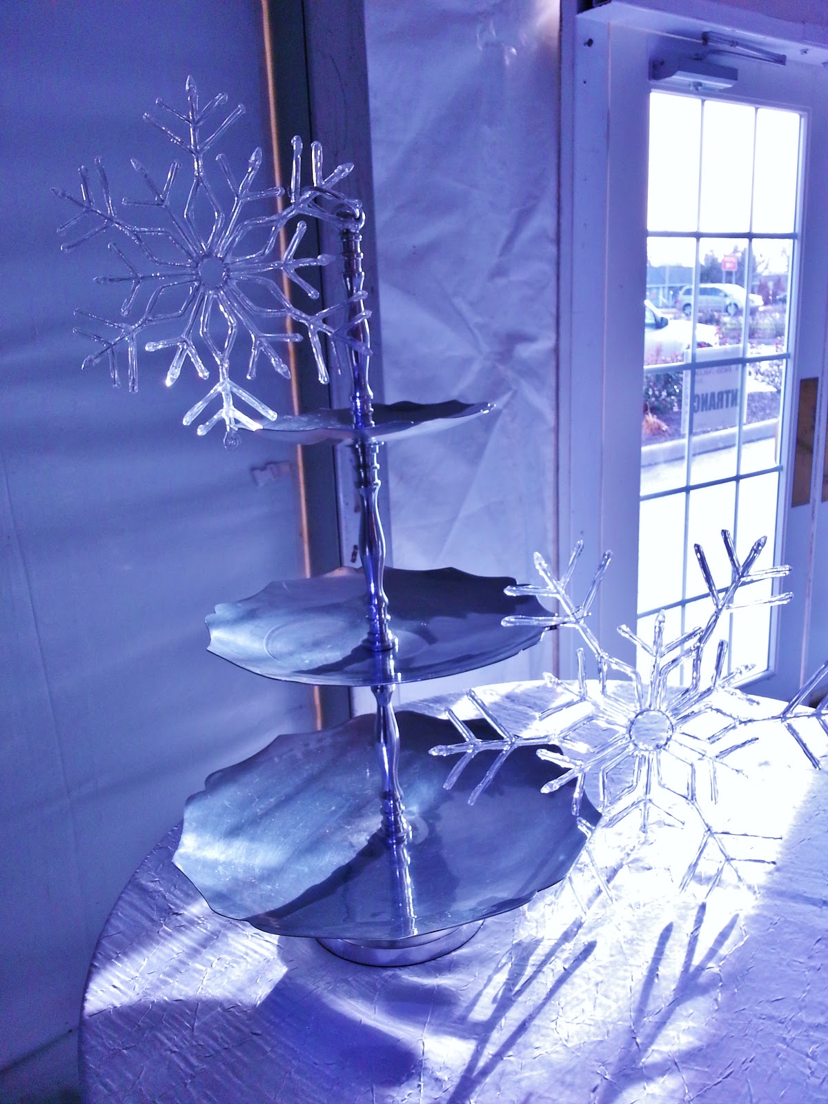 Setting the Mood: Snowflake Soiree
