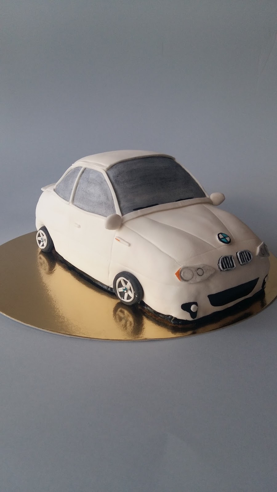 Torty z Pasją: Tort BMW