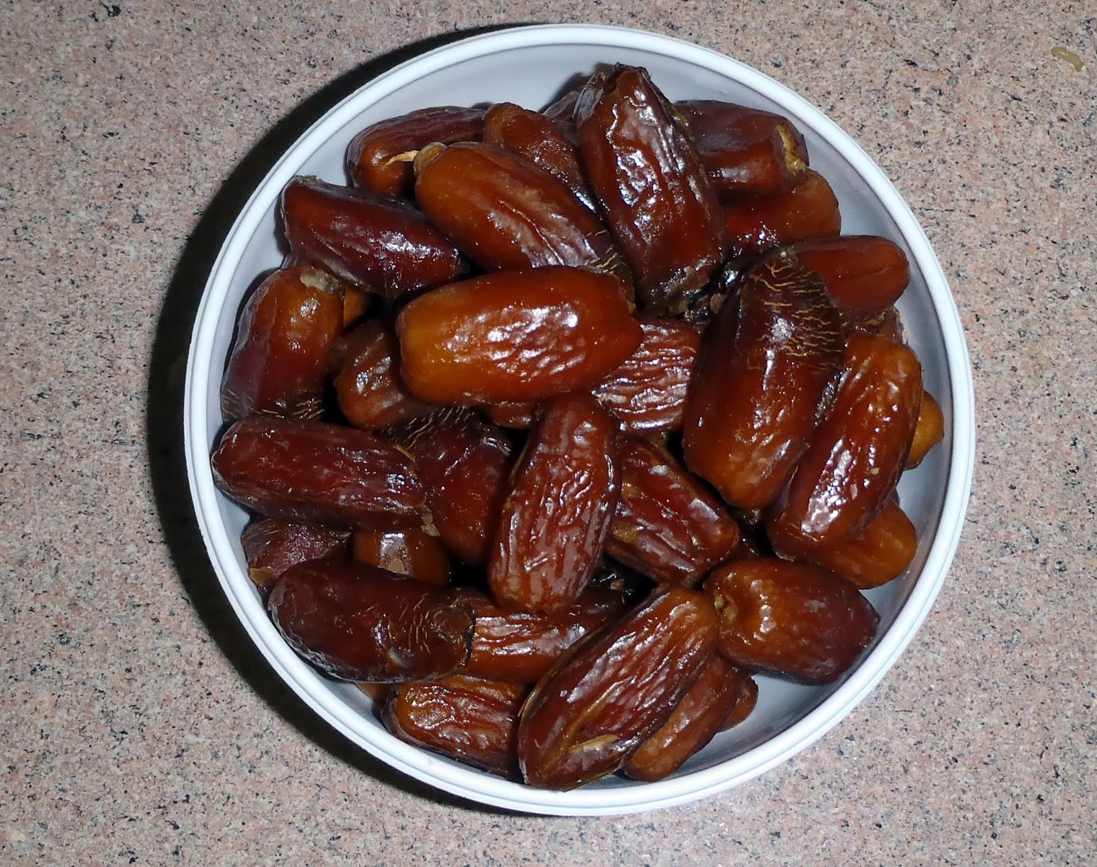 A cook, crafter and sometimes wonderer: Date Honey