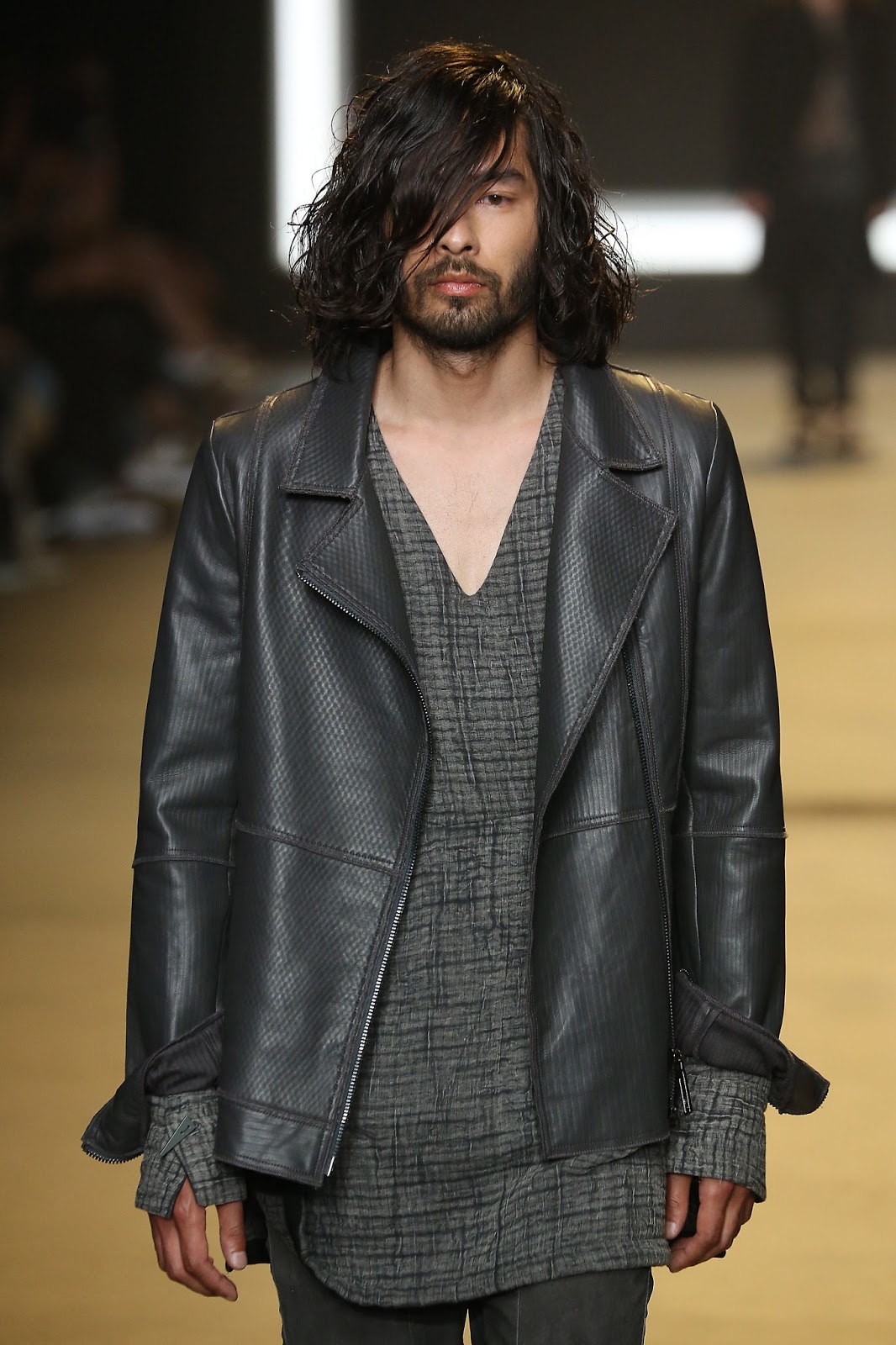 Tony Cohen showt tijdens AFW de nieuwe vrouwen en mannenlijn spring ...