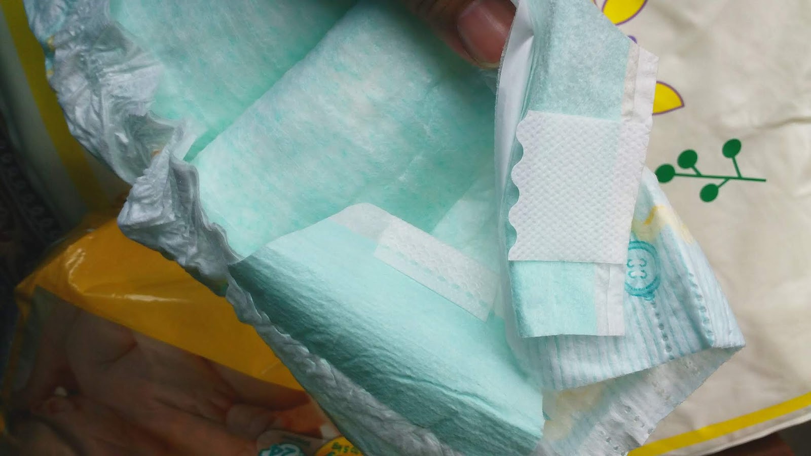 Pampers New Baby Diapers for New Born ll Review