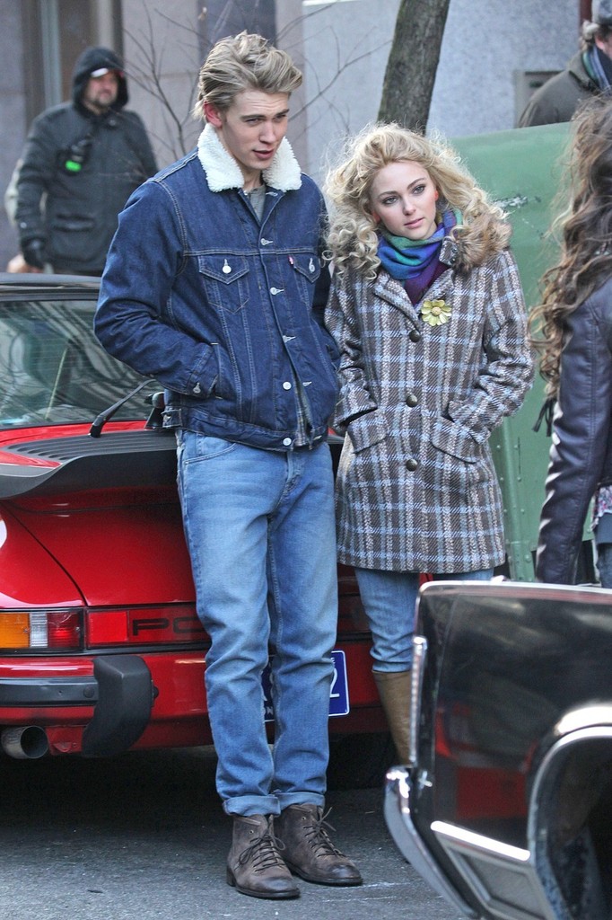 Mundo Fanmania: AnnaSophia Robb y Austin Butler besandose para 'Carrie ...