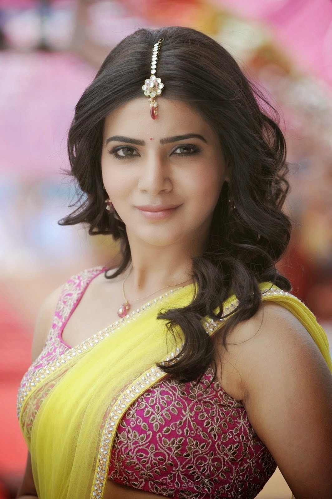 Actress Samantha Latest Hot Stills - Cine Gallery