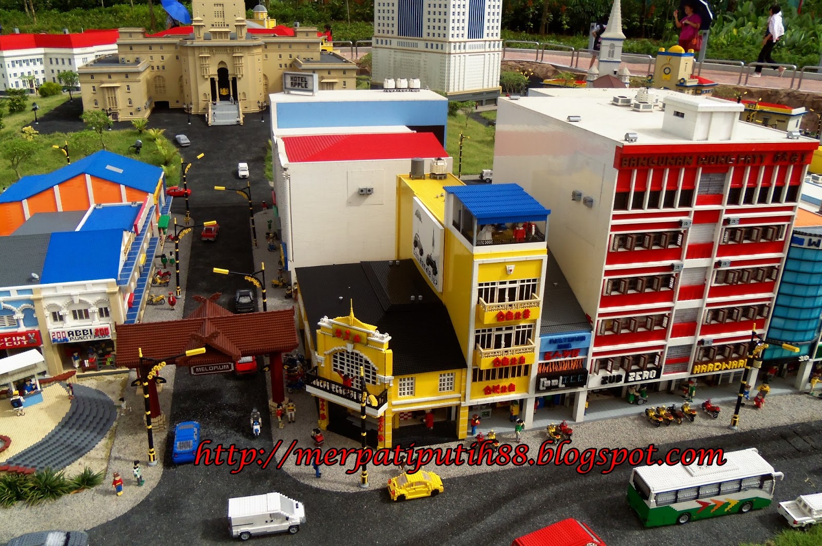 TERBANG BERSAMAKU: WW 17# : Seni Bina Bangunan Lego...