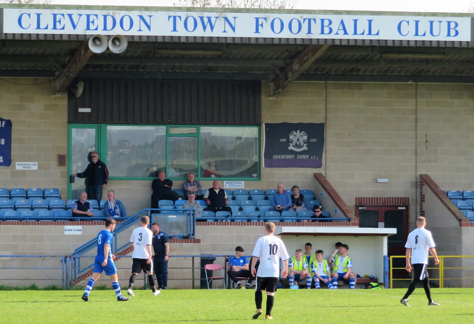 The Wycombe Wanderer: Clevedon Town - The Hand Stadium