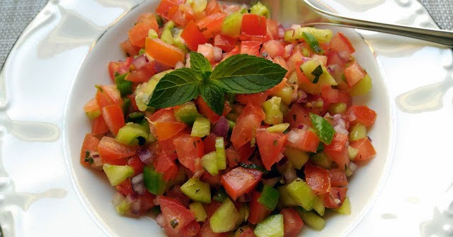 CARDAMOMOYCILANTRO : SHIRAZI (ensalada persa de vegetales)