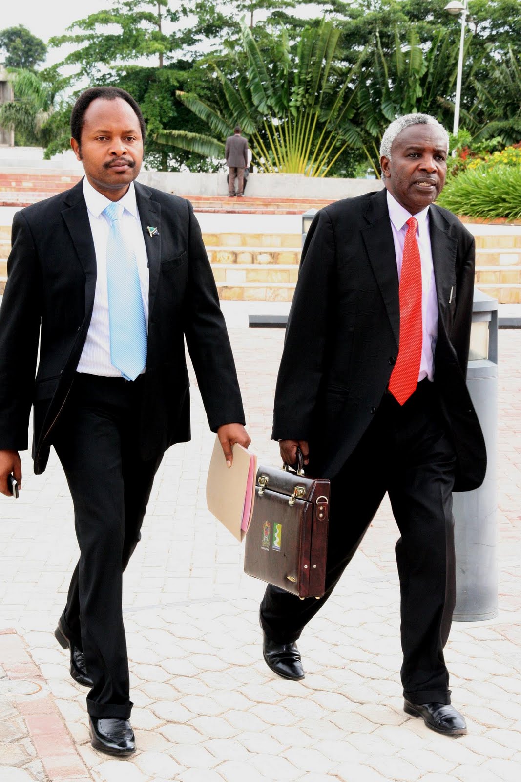 KUTOKA VIWANJA VYA BUNGE DODOMA JUZI - LUKAZA BLOG