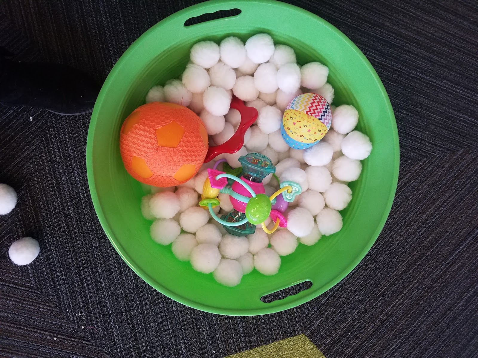 Miss Sarah's Storytime: Sensory Playtime for Babies 0-2