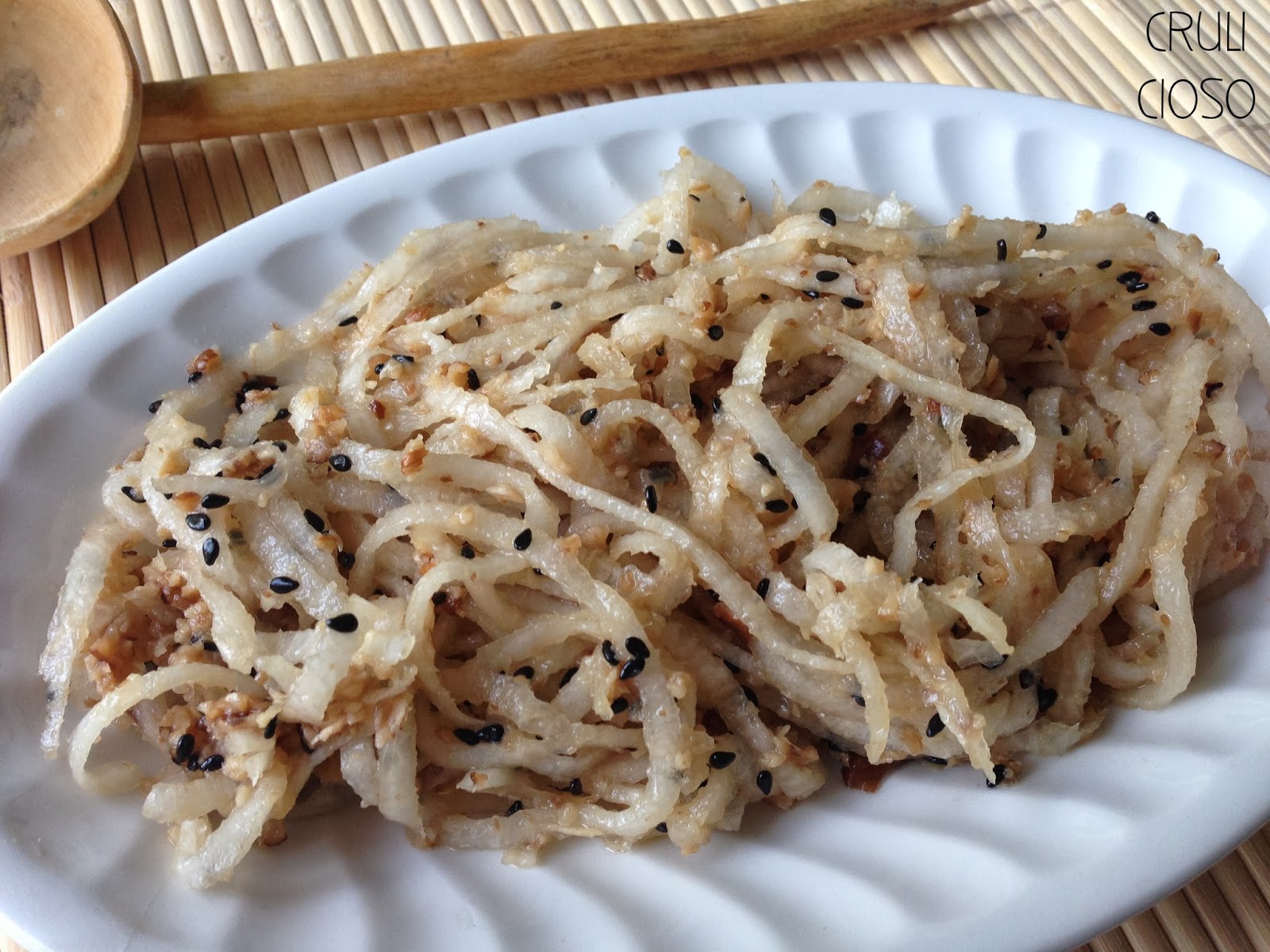 இ Asian Daikon Noodles இ | Crulicioso