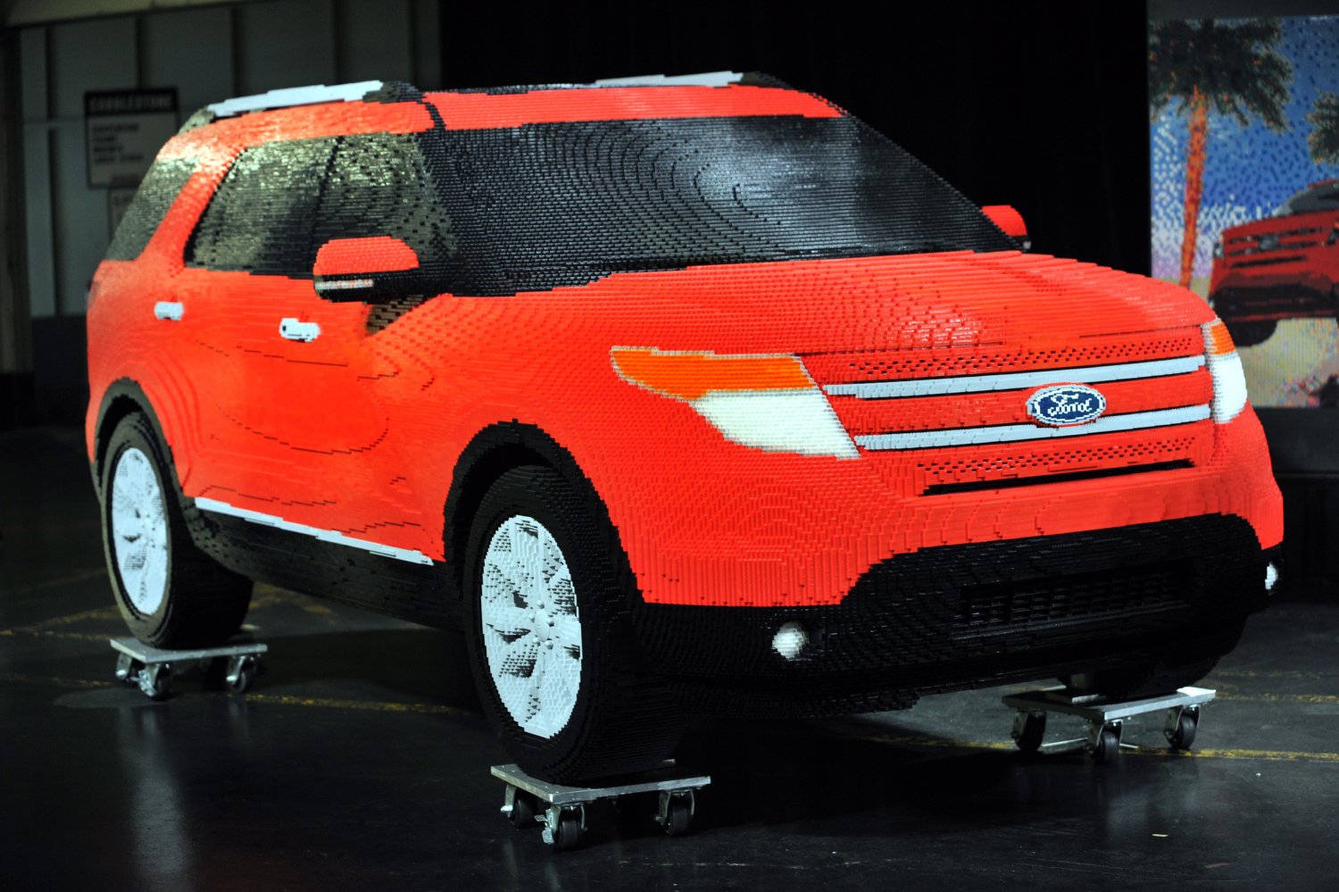 ConcettoMotors: Ford Explorer feito com 380 mil bloquinhos LEGO