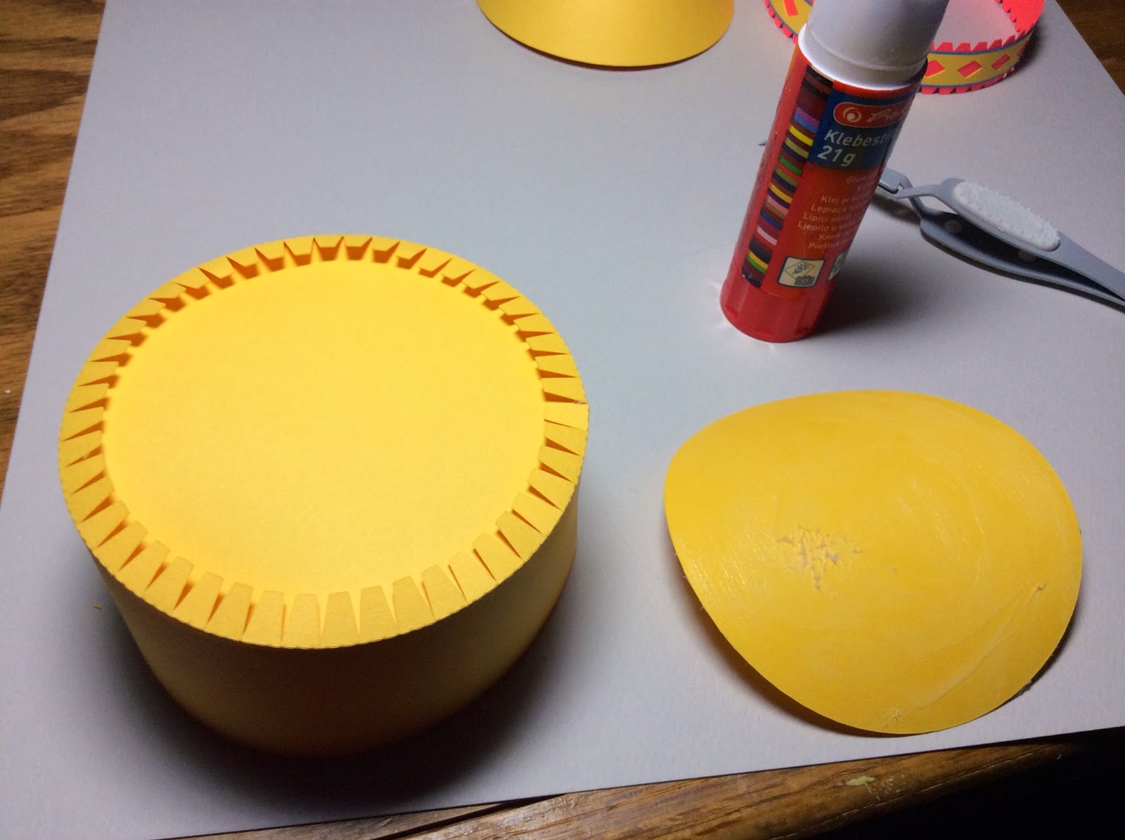 Papercrafts and other fun things: A Carousel Box That Really Spins