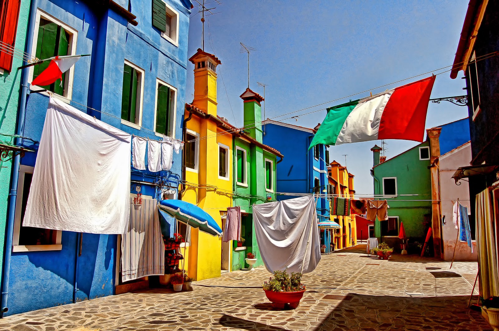 Dancing to Sculpture: Burano, Italy