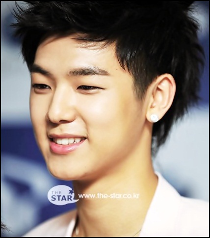 Hanisa's House: Profil Lengkap dan Fakta Kang Min Hyuk CN.Blue