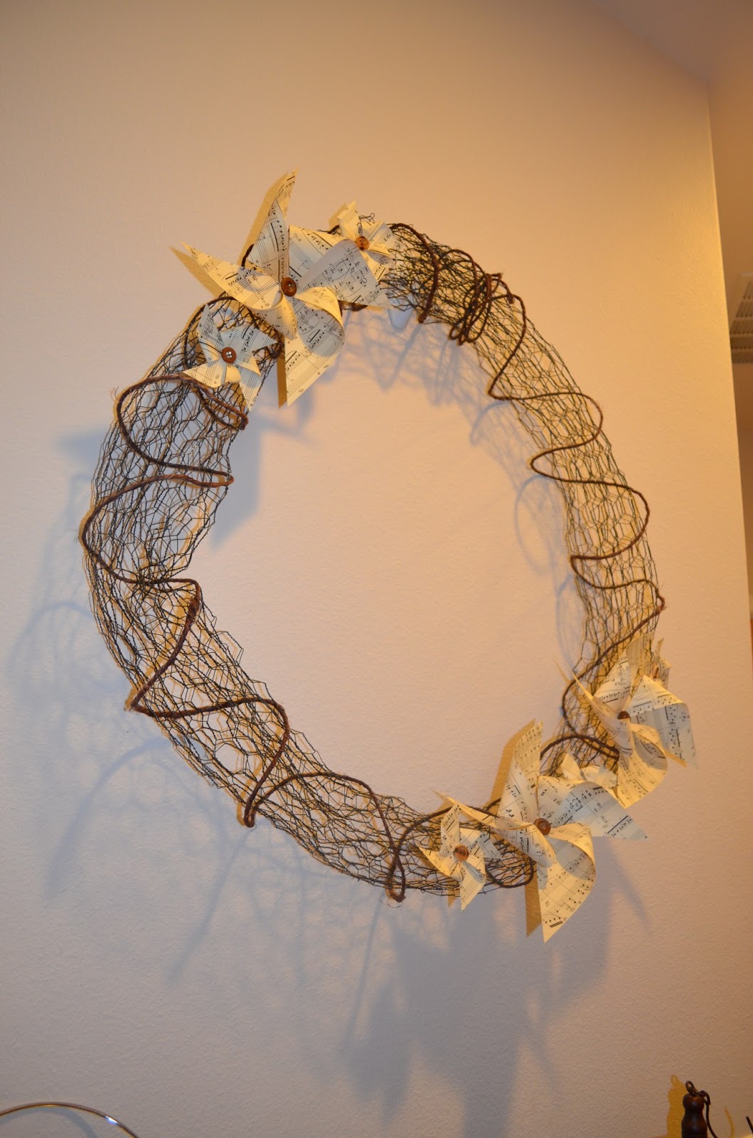 Chicken Wire Wreath | Vintage Roundabout