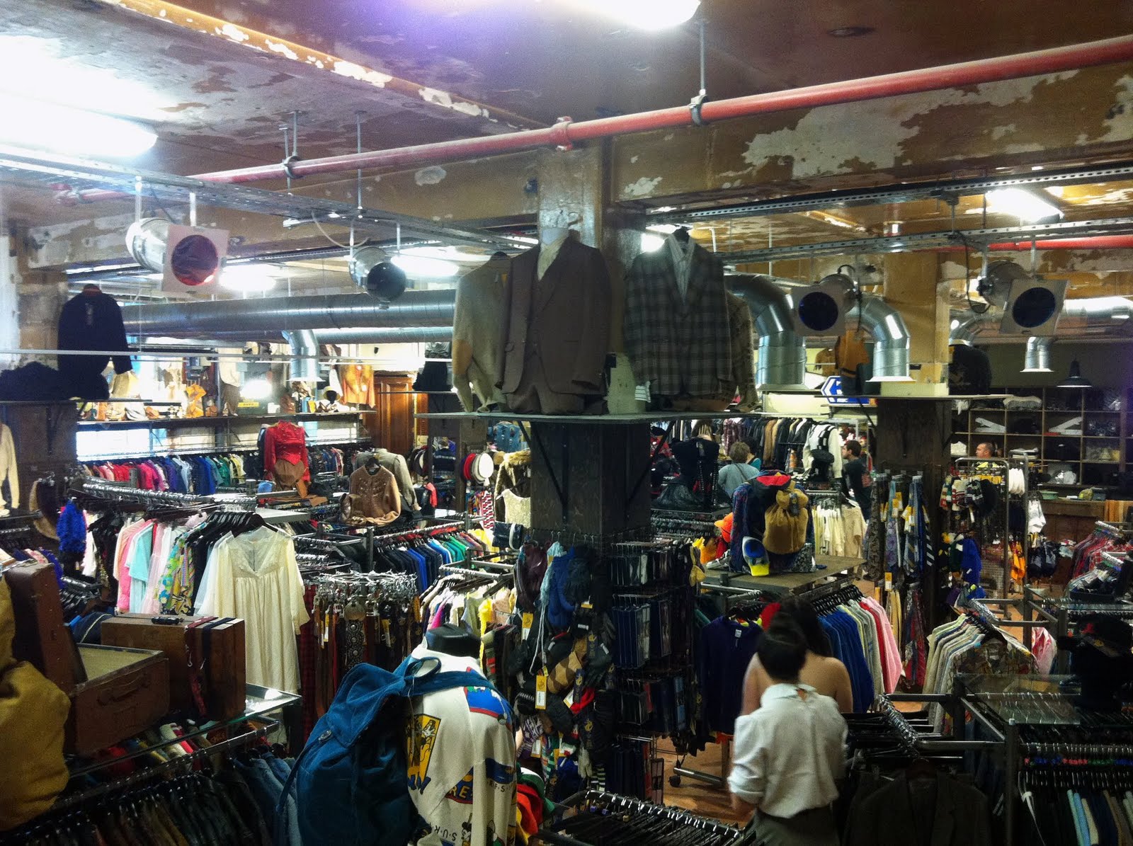 BEYOND RETRO OPENS IN DALSTON..... - London On The Inside