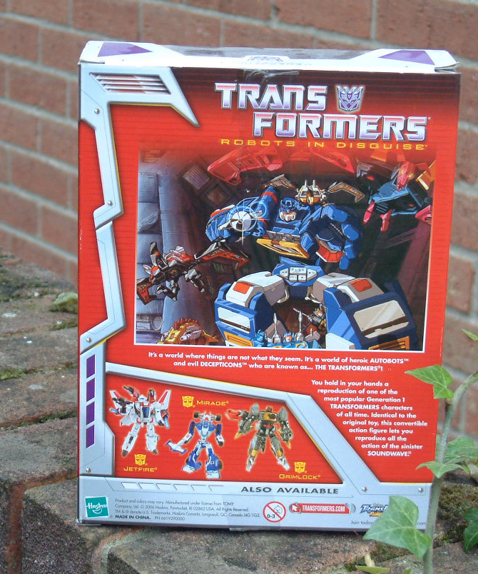 THE TRANSFORMERS: Commemorative Edition G1 Soundwave