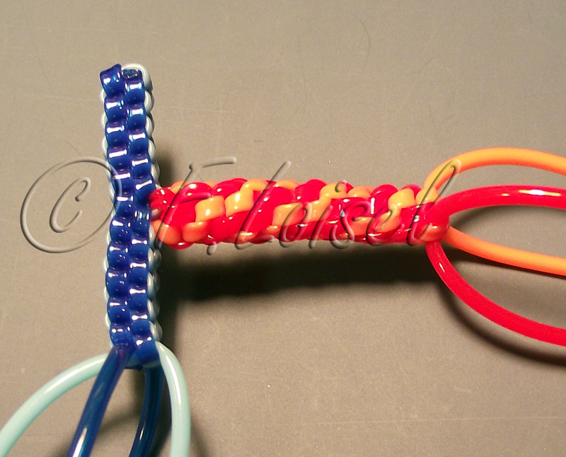 Vie-Pratique: Fusion de scoubidou à 4 fils