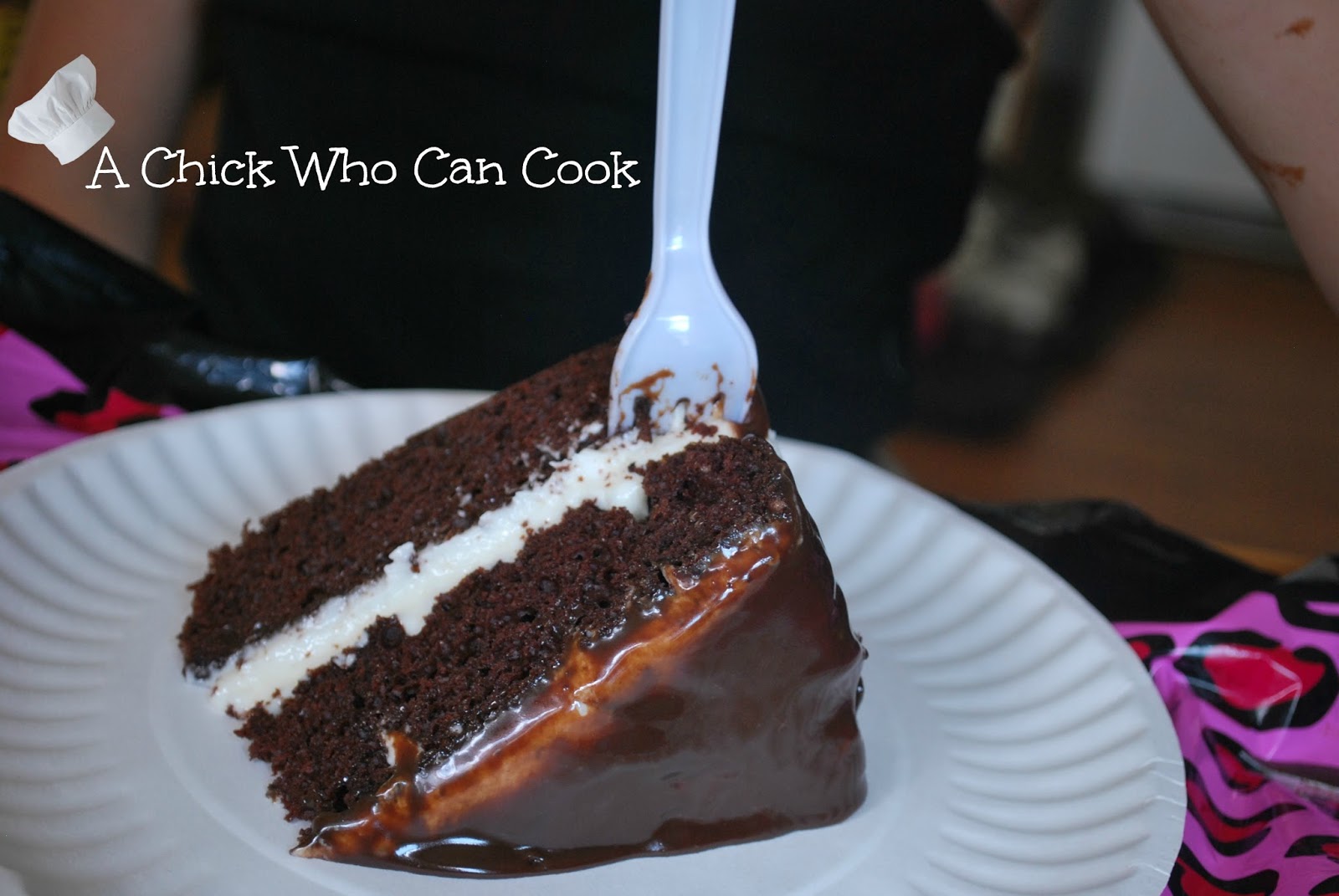 A Chick Who Can Cook: Whoopie Pie Cake