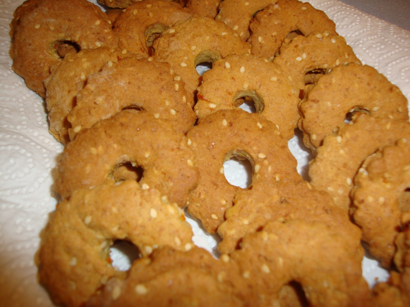 Biscotti al sesamo e arancia , farina di miglio e farro (Κουλουρακια με ...