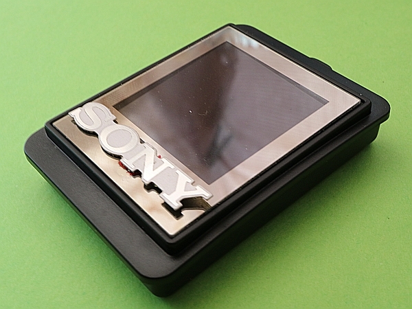 BugWorkShop - 甲蟲工作室: 愛微視迷你數碼相框（Mini Digital Photo Frame）- 拆解