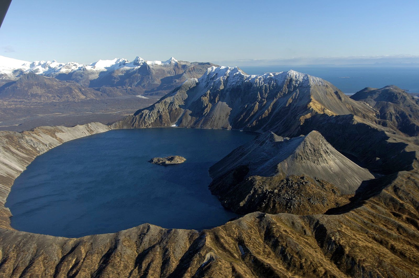 Lagos Vulcânicos incríveis. - BrasilisNet