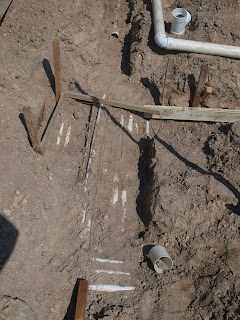 The New Blue Pool: Spa Tiling, Curbs & Footers............ uh oh