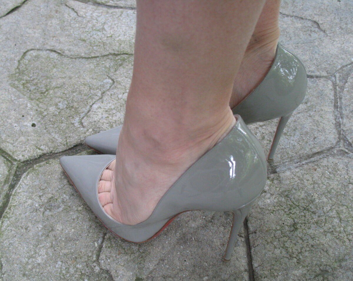 The Toe Cleavage Blog: Twitter pics - September (part 1)