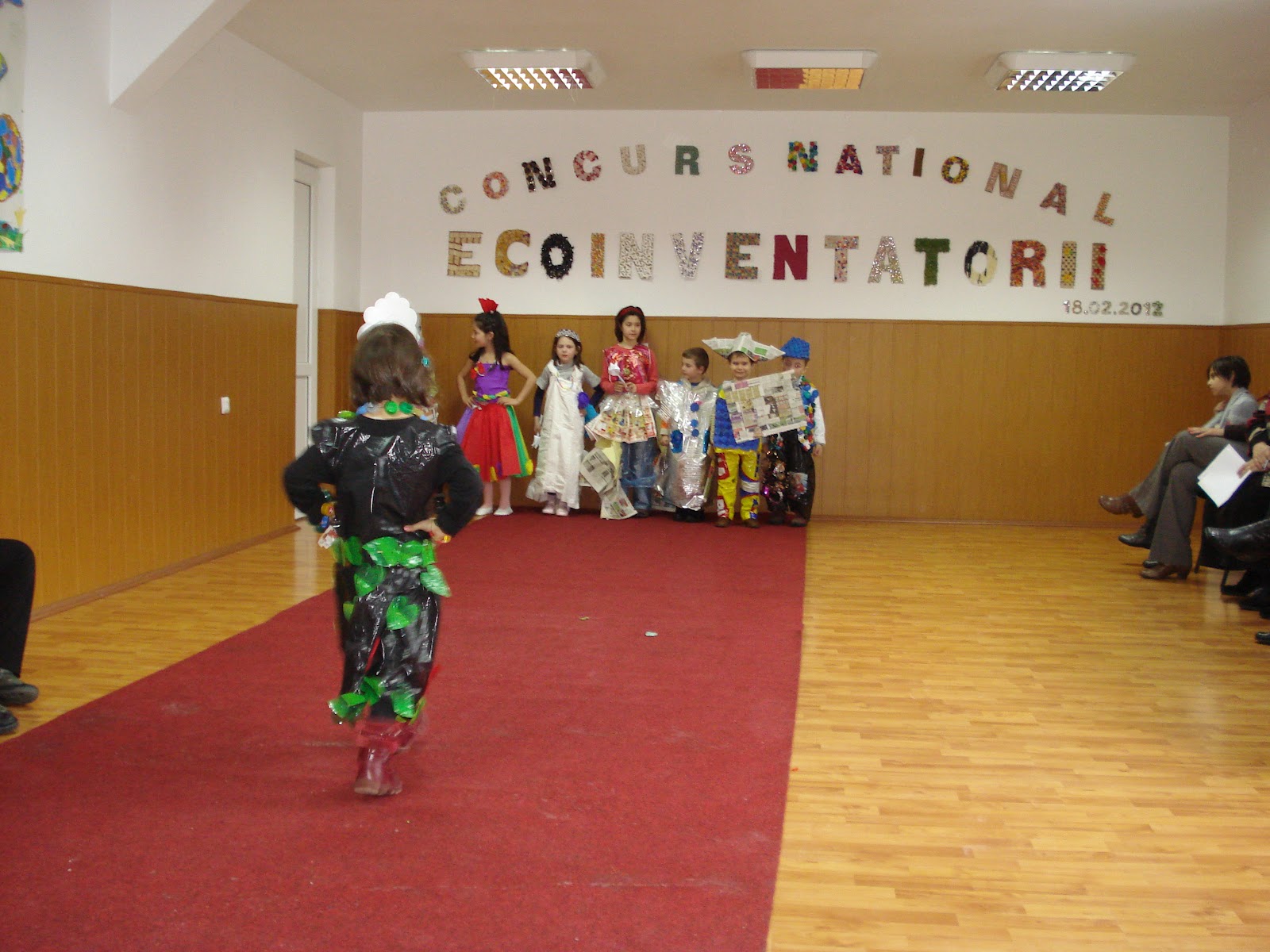 Gradinita Toti Sfintii Rm. Valcea: Parada Costumelor Eco