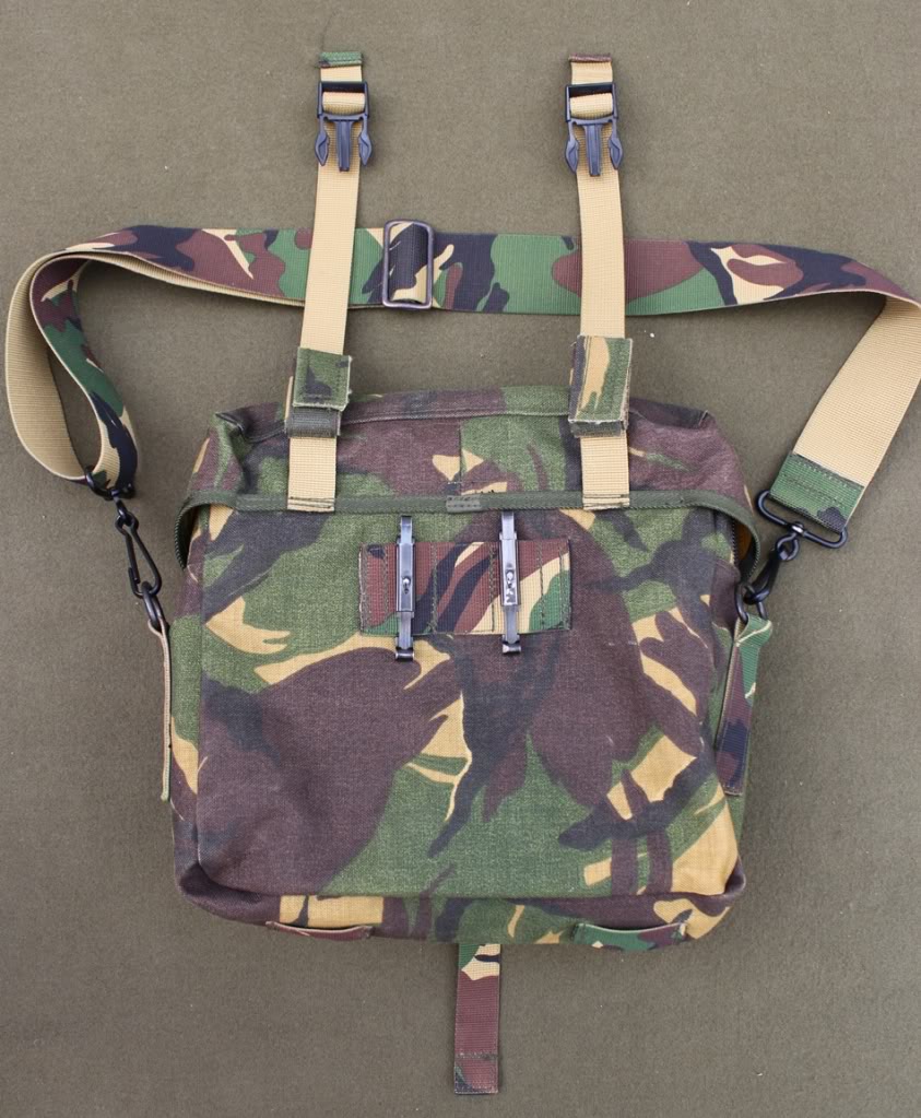 Webbingbabel: Dutch Army M93 Combat Medical Bag Woodland DPM