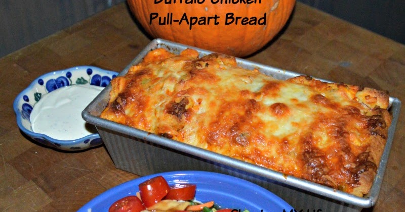 BUFFALO CHICKEN PULL-APART BREAD