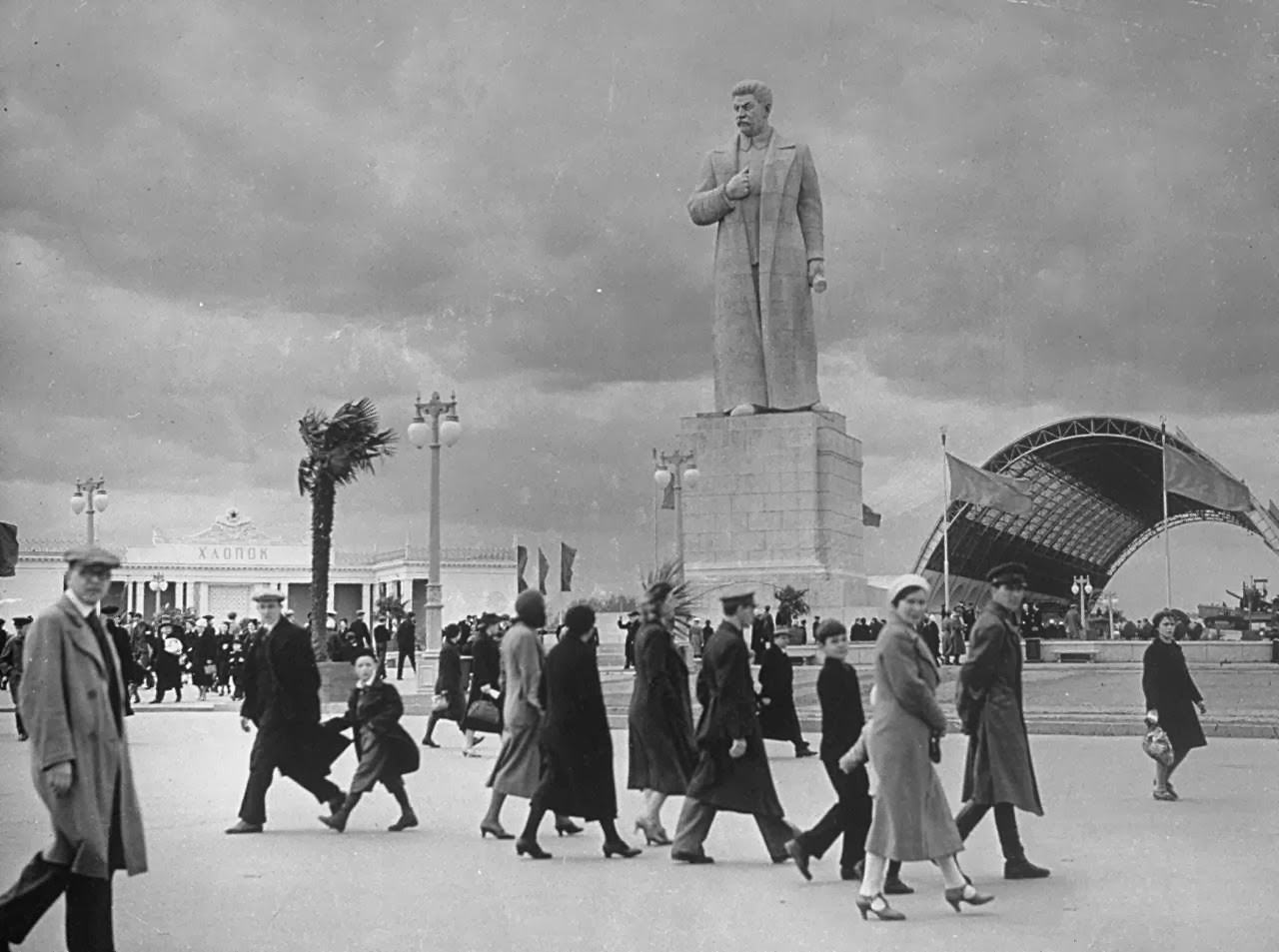 21 Vintage Pictures Capture Everyday Life of the USSR in the 1930 and ...