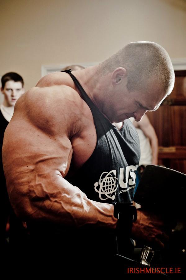 Muscle Lover: Slovakian bodybuilder Lukas Gabris