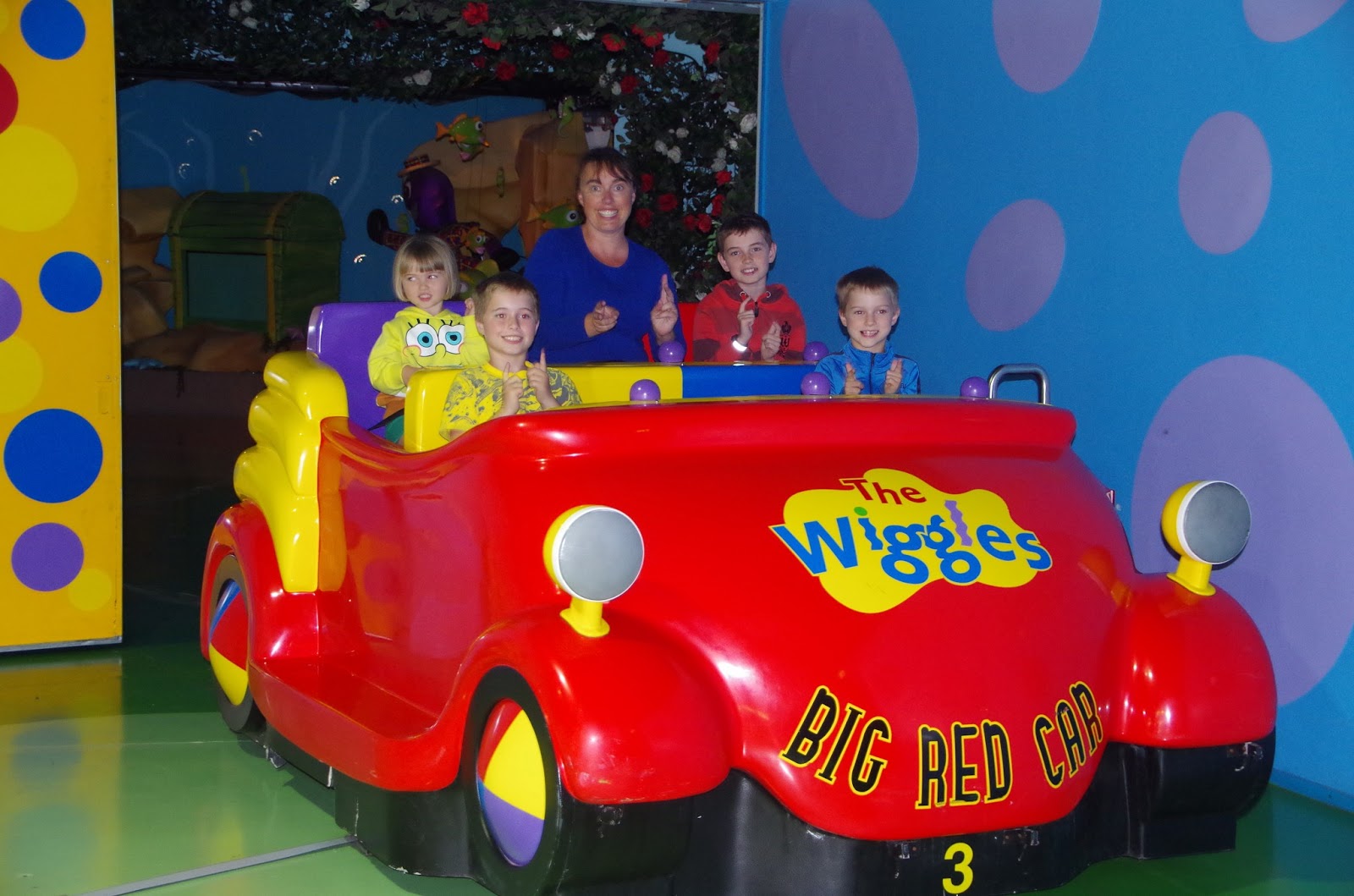 Hart Family: World Tour of Australia: Gold Coast - Dreamworld