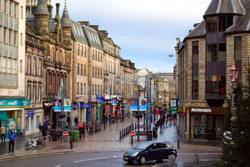 Sunee Sees the World