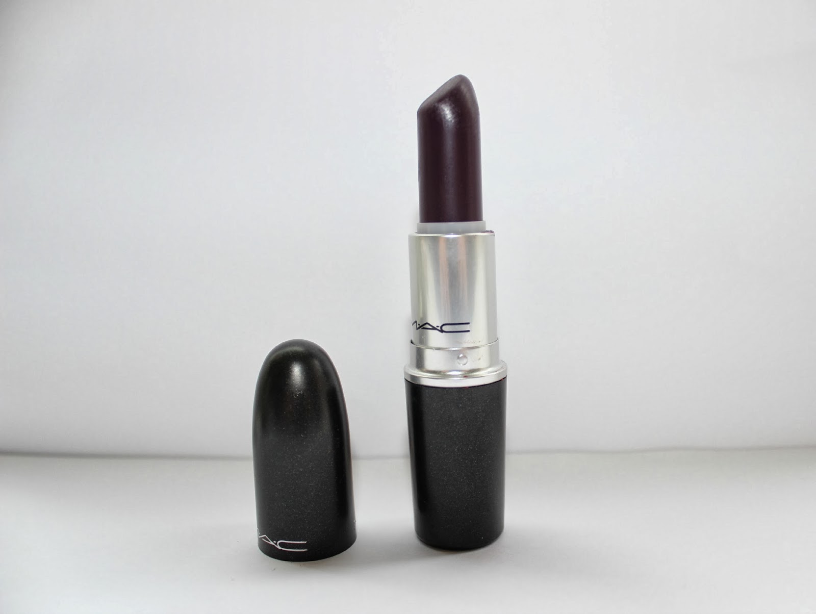 Mac Lipstick || Cyber | Laura Gemma Meachem