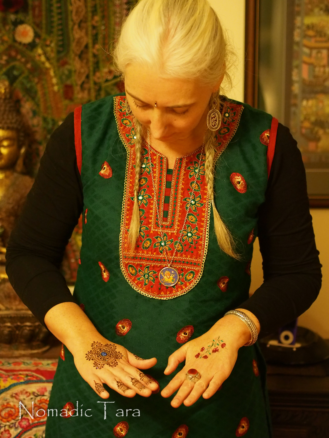 Nomadic Tara: Colour and candlelight...