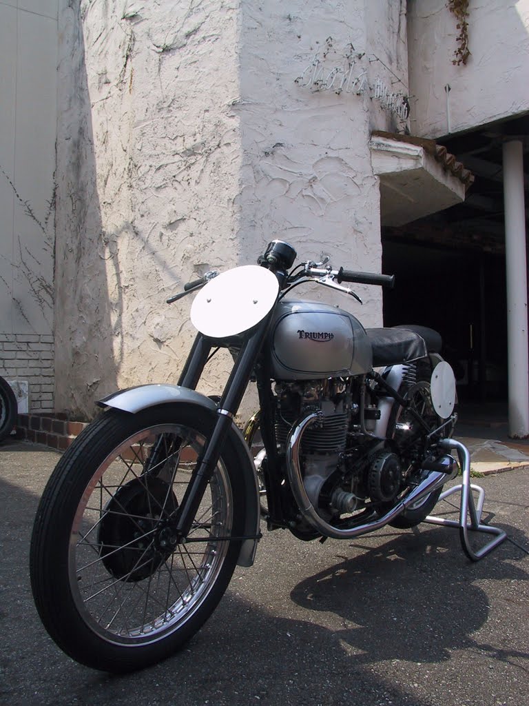 GeekBobber: Triumph 500 GP