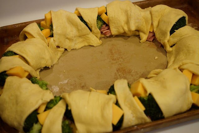 Daily Bread: Ham and Cheese Broccoli Ring