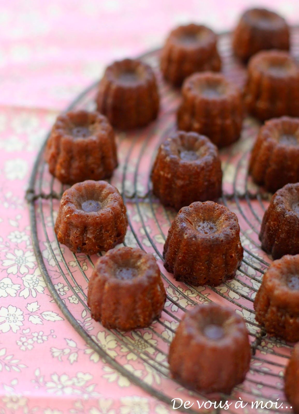 De vous à moi...: Cannelés au Chocolat, Epices et Poivre Rose