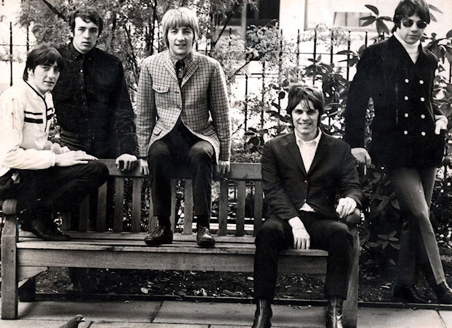 Ochtendhumeur met brede opklaringen: The Action - Shadows and ...