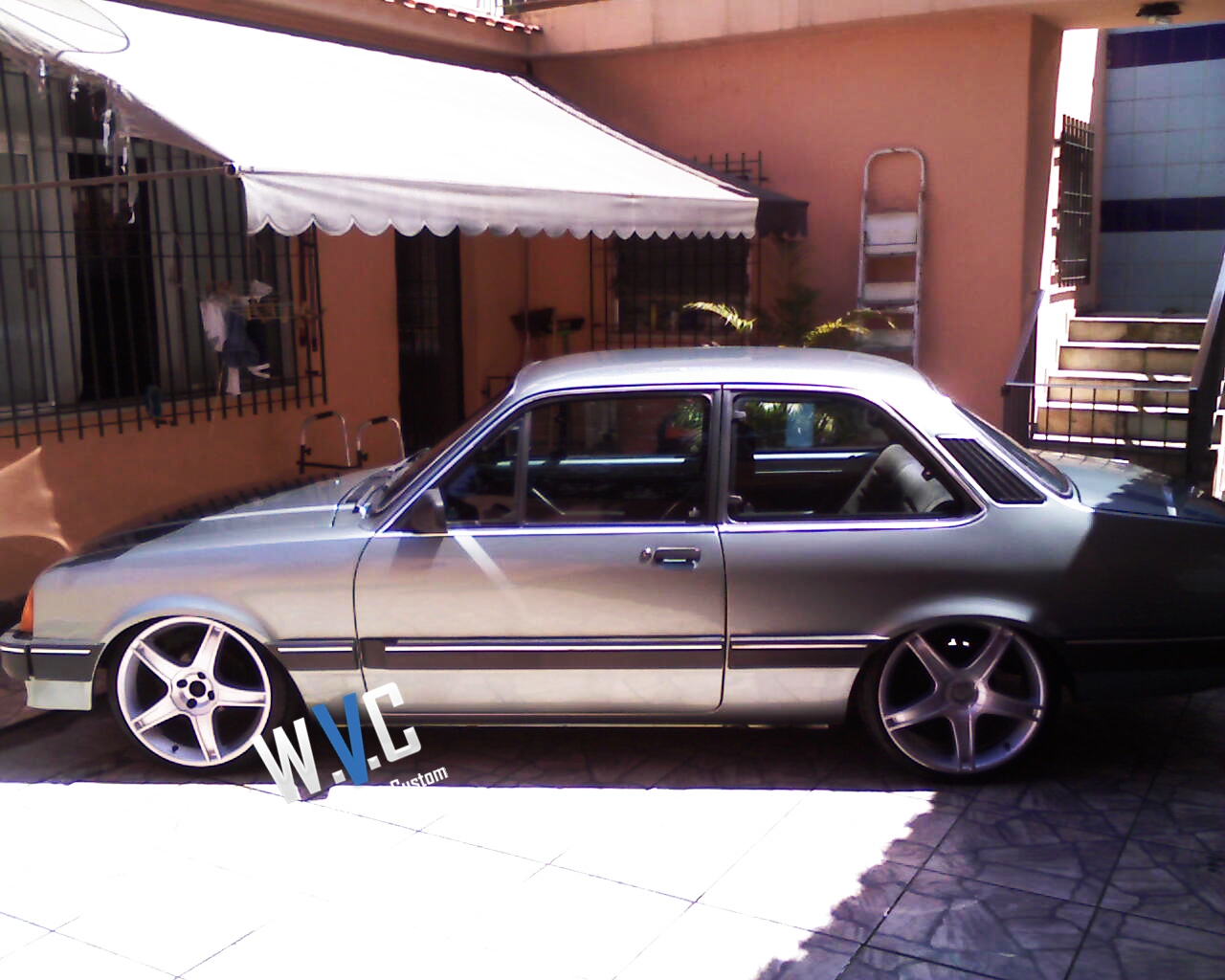 World Version Custom: Carro do Internauta - Chevette + Rodas aro 18"