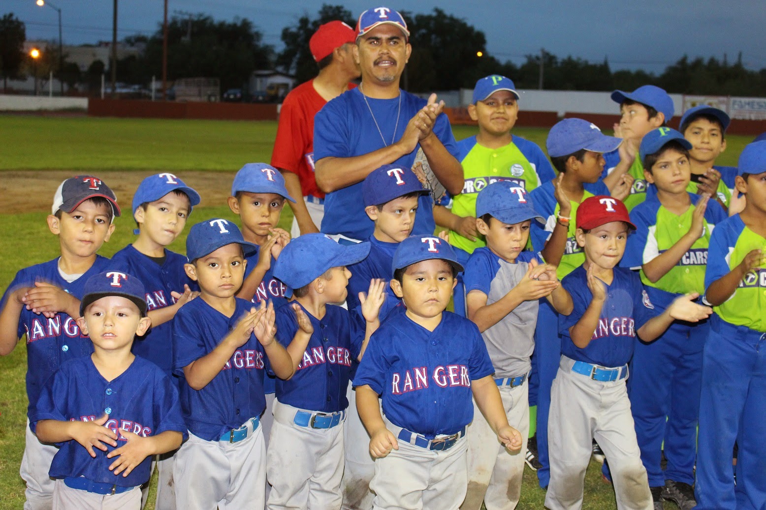 www.espacioNoticias.com: Apoyo constante al beisbol infantil